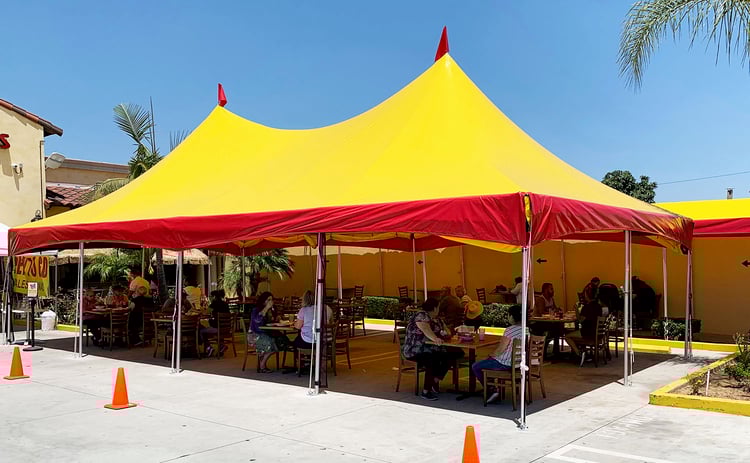 Why Corporate Branded Tents Work Best For Outdoor Dining